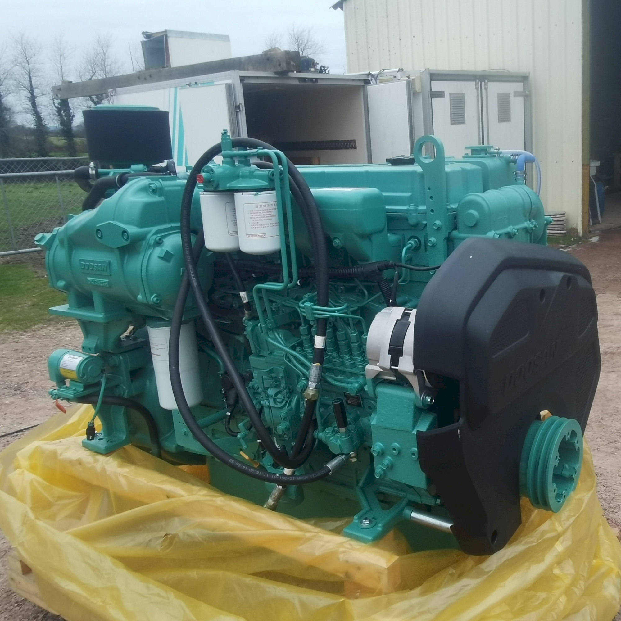 Moteur Doosan 4L 126Ti - Offre terminée
